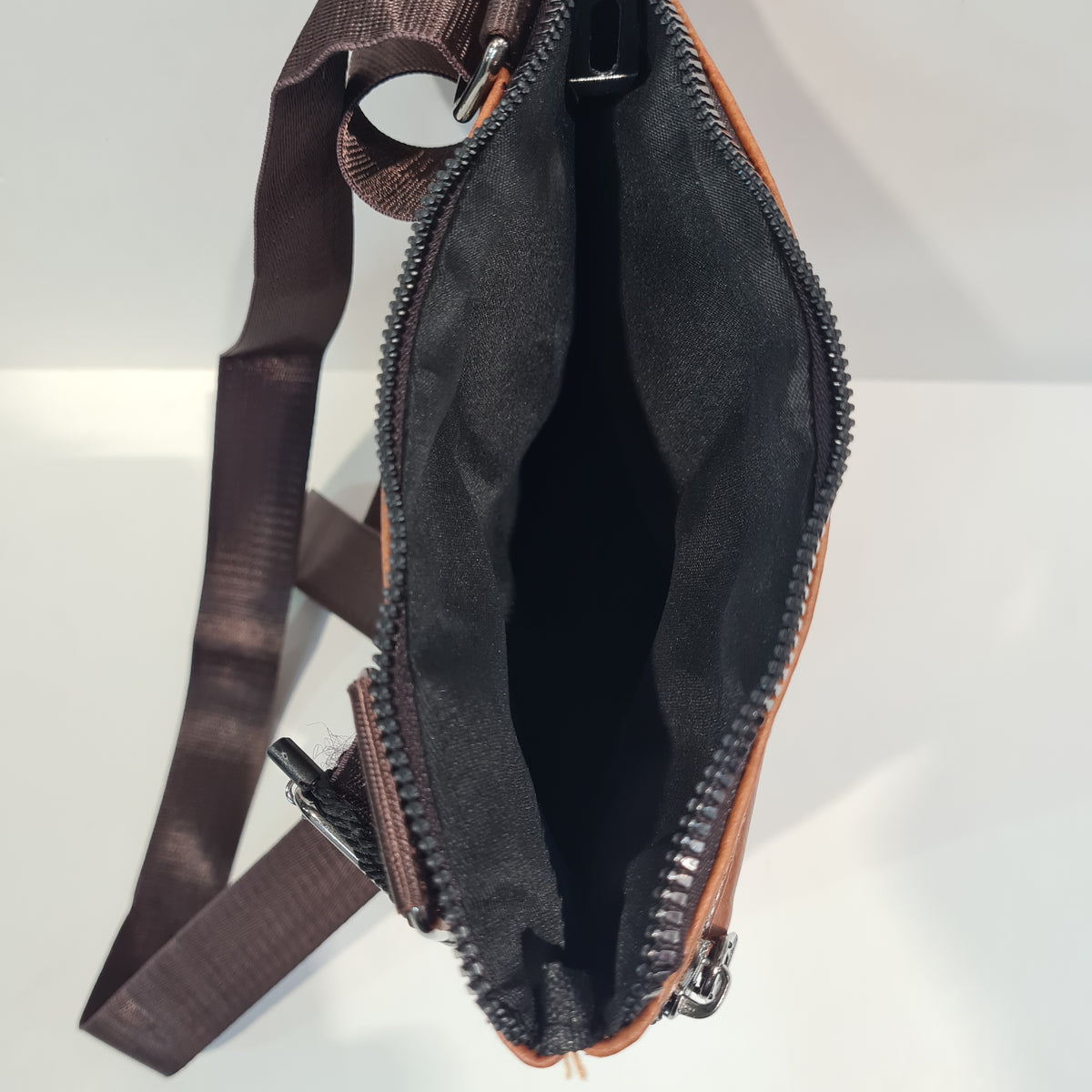 Zeneeba Vinyl Man Bag – Bonita Leather & Accessories